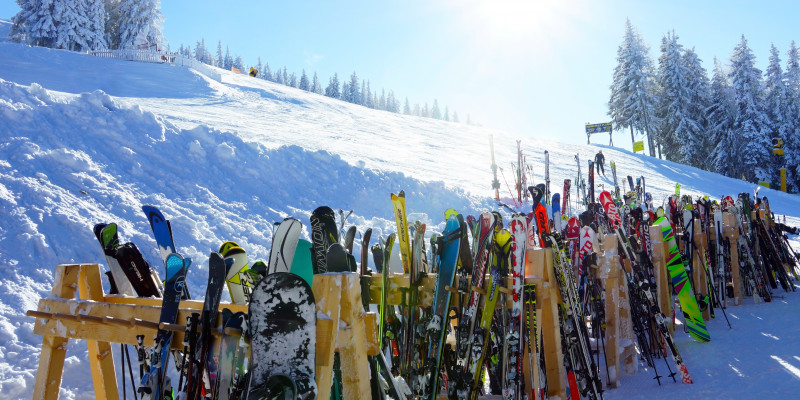 Ski und Snowboards leihen und kaufen in Aachen und der Eifel | Ski-Keller